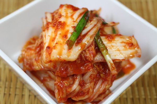 How is kimchi supposed to taste like?