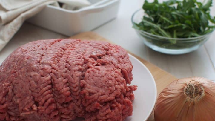 How long can raw beef sit out before it goes bad?