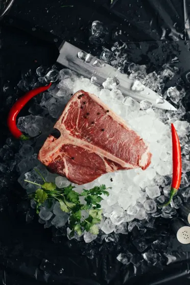 How long can steak sit out to thaw?