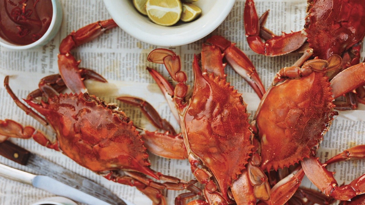 How long can you keep cooked hard shell crabs?