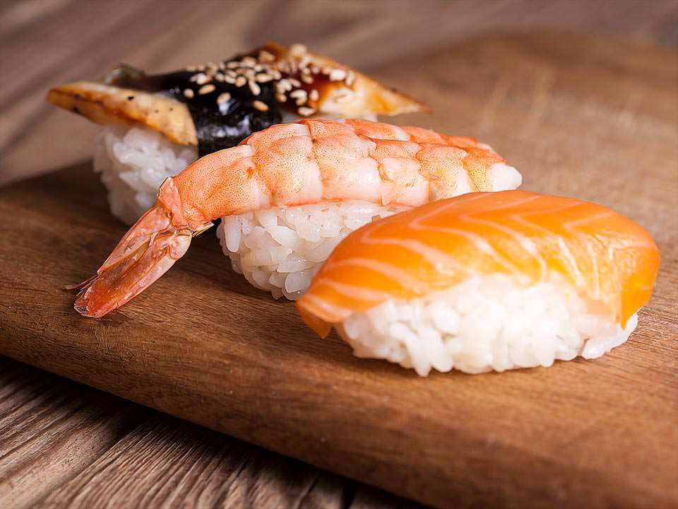 How long can you keep sashimi in fridge?