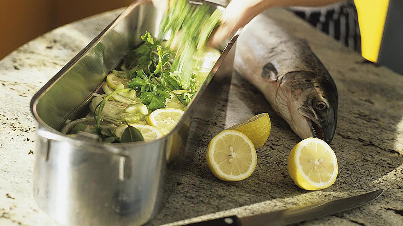 How long can you marinate fish in lemon juice?
