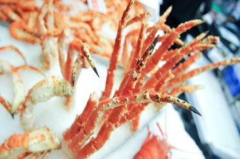 How long can you put crab on Ice?