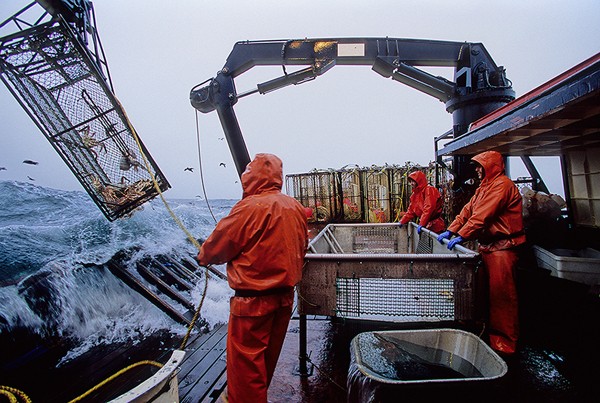 How long do Alaskan crab fishermen go out for?