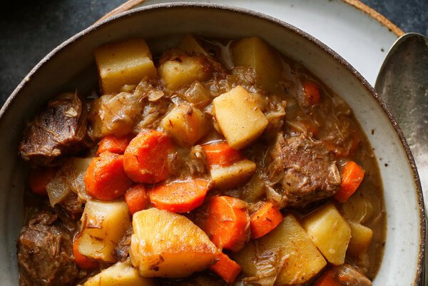 How long do carrots take to soften in stew?