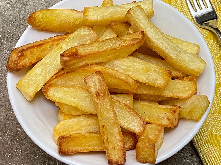 How long do chips take in an air fryer?