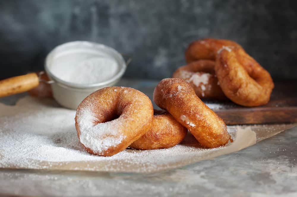 How long do cooked donuts last?