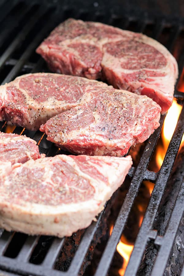 How long do you cook a ribeye steak on a gas grill?