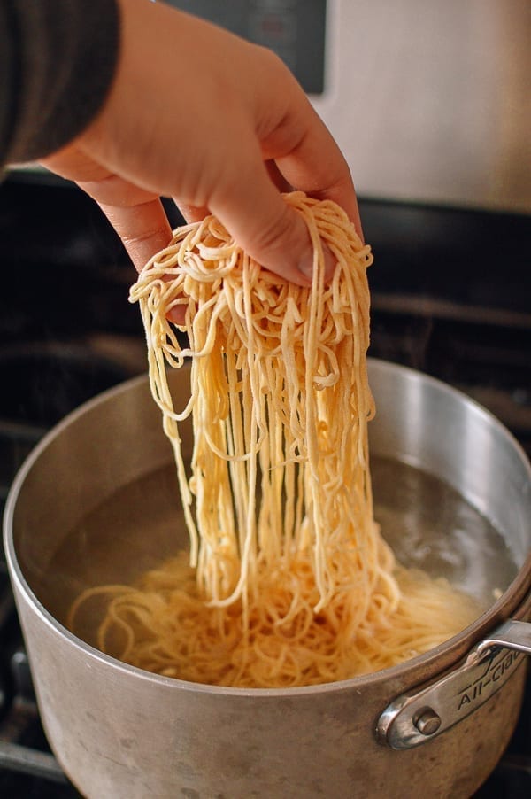 How long do you cook egg noodles in boiling water?