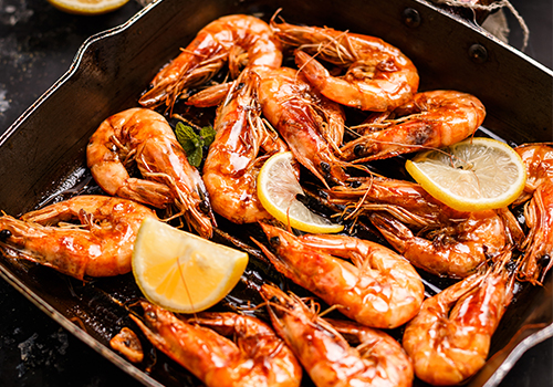 How long do you cook large prawns?