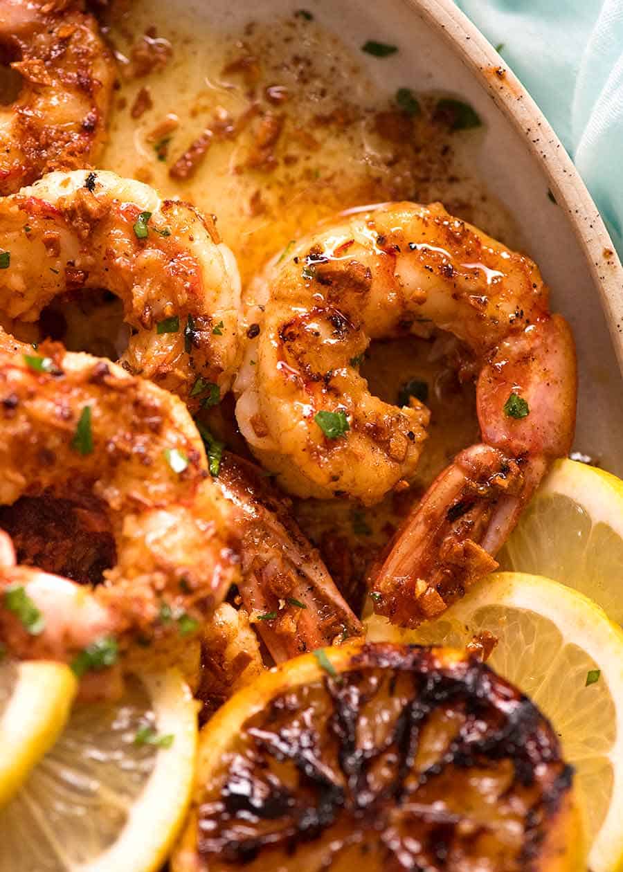 How long do you cook prawns on the grill?