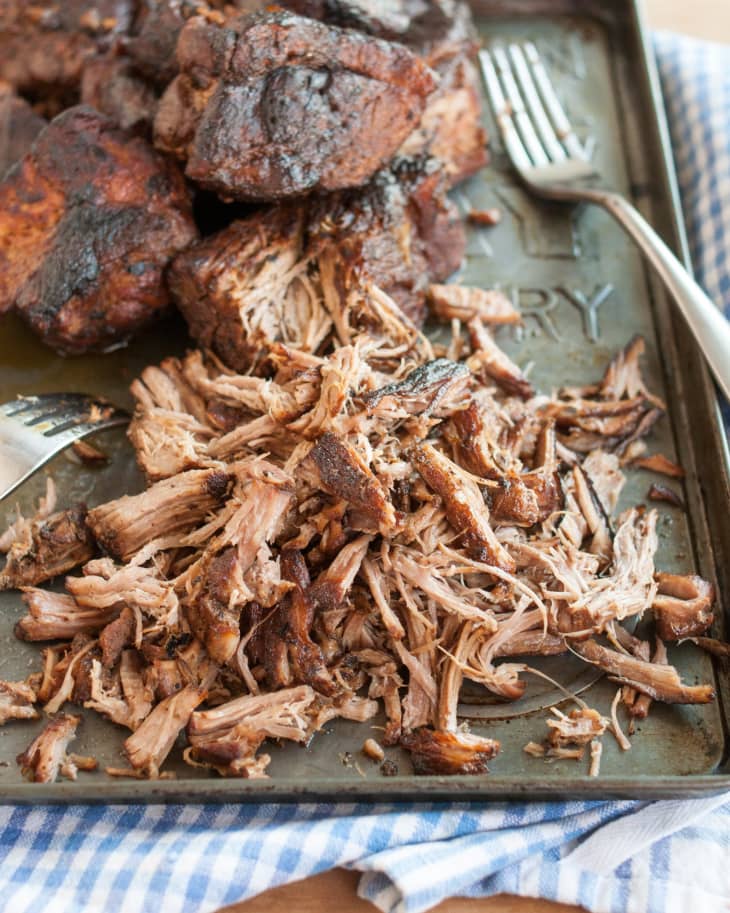 How long do you cook pulled pork at room temperature?