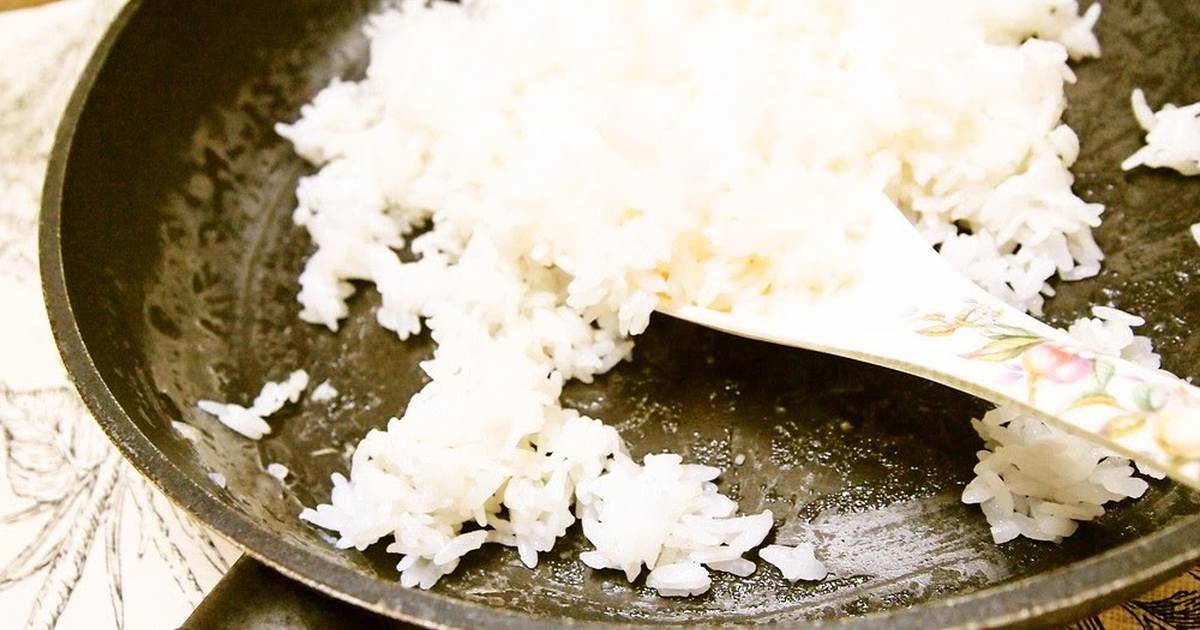 How long do you cook rice in a frying pan?