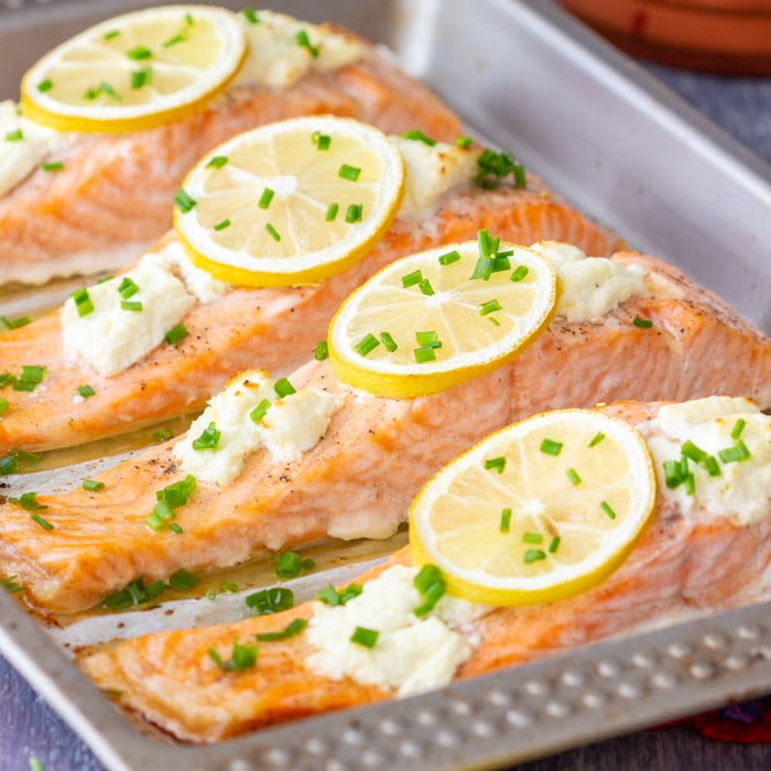 How long do you cook salmon fillets in the oven?