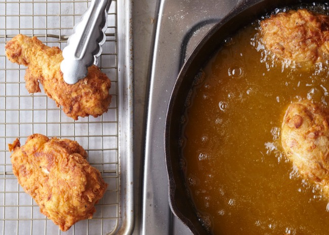 How long do you deep fry chicken in oil?