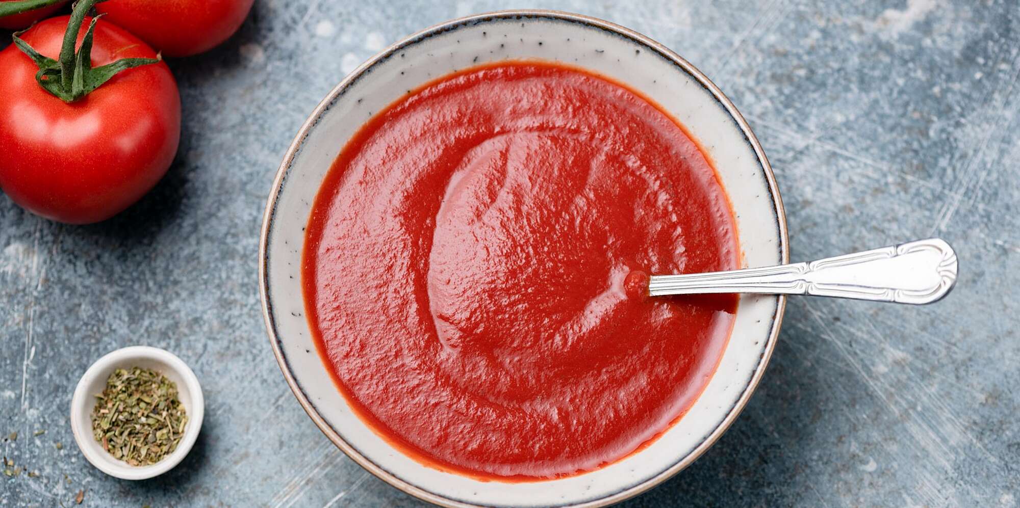 How long do you have to cook tomato puree?