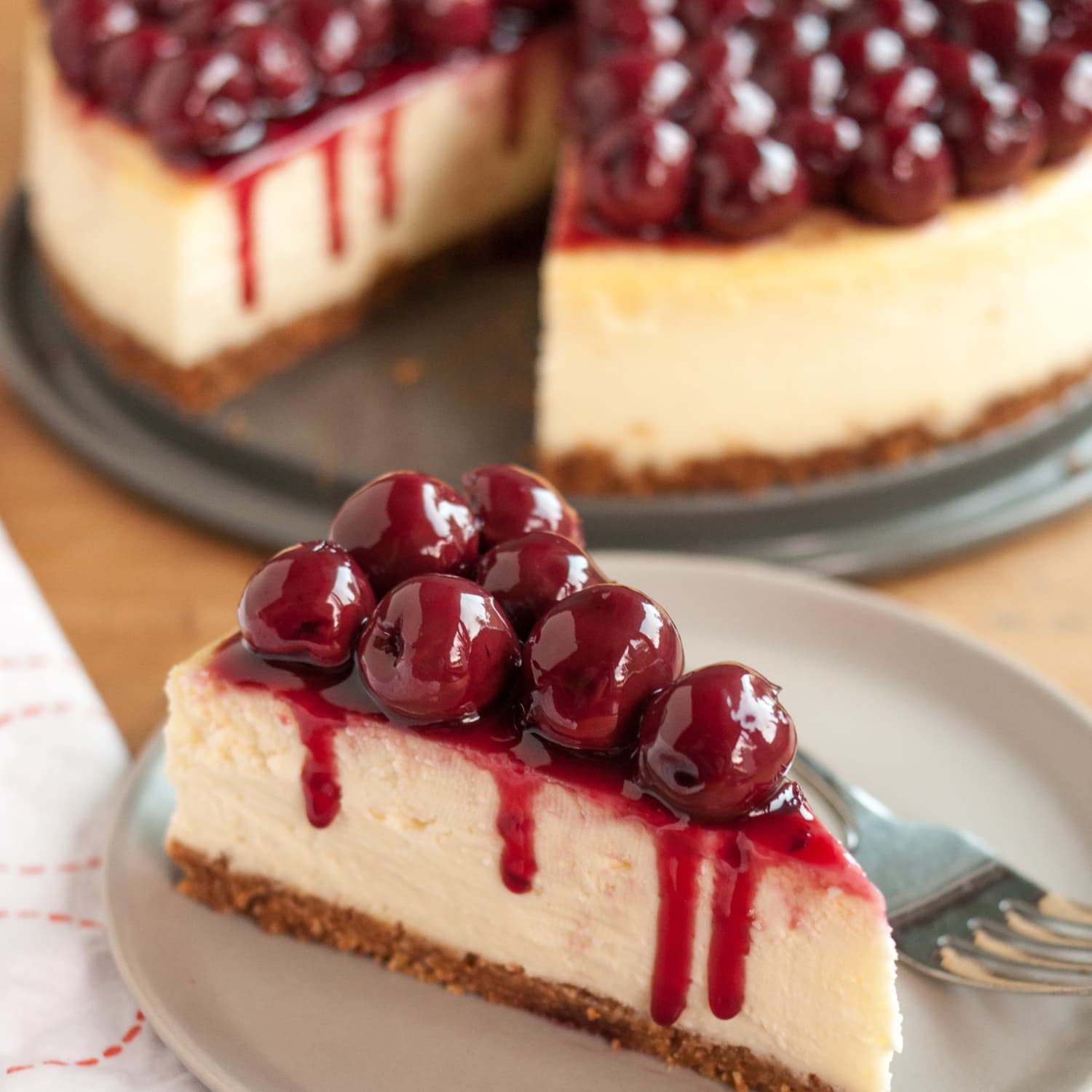 How long does a cheesecake need to set in the fridge?