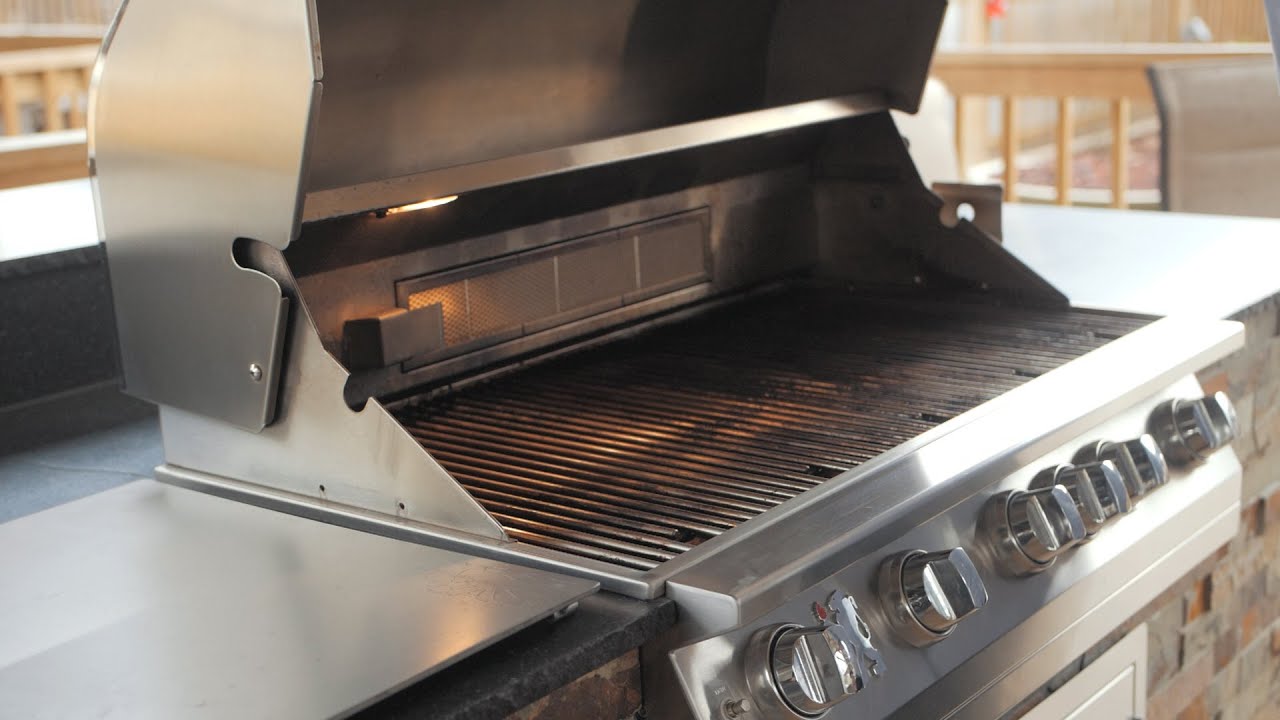 How long does a gas grill take to heat up?