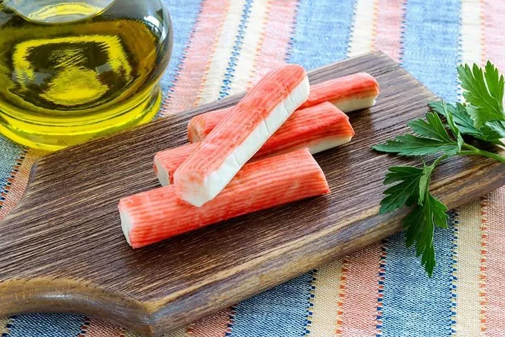How long does crab sticks last in the fridge?