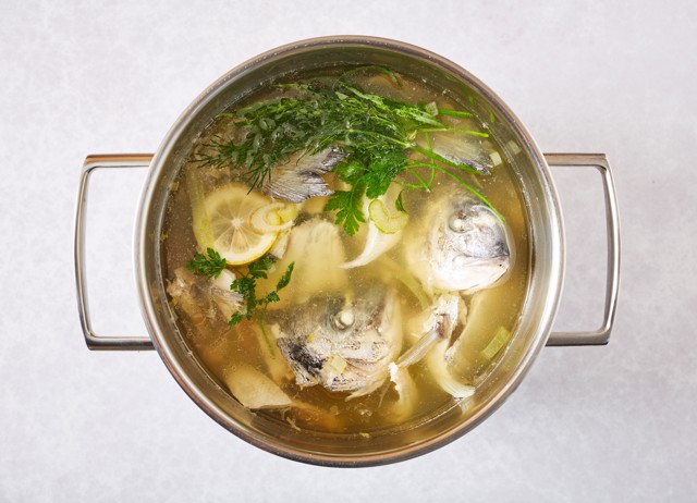 How long does fish stock need to simmer?