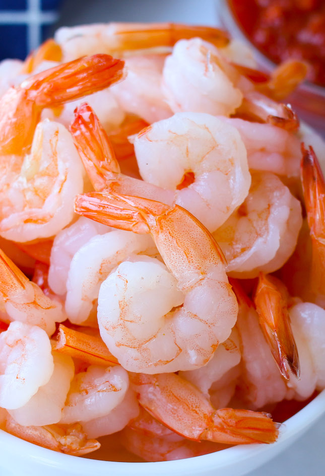 How long does it take to boil 2 lb of shrimp?