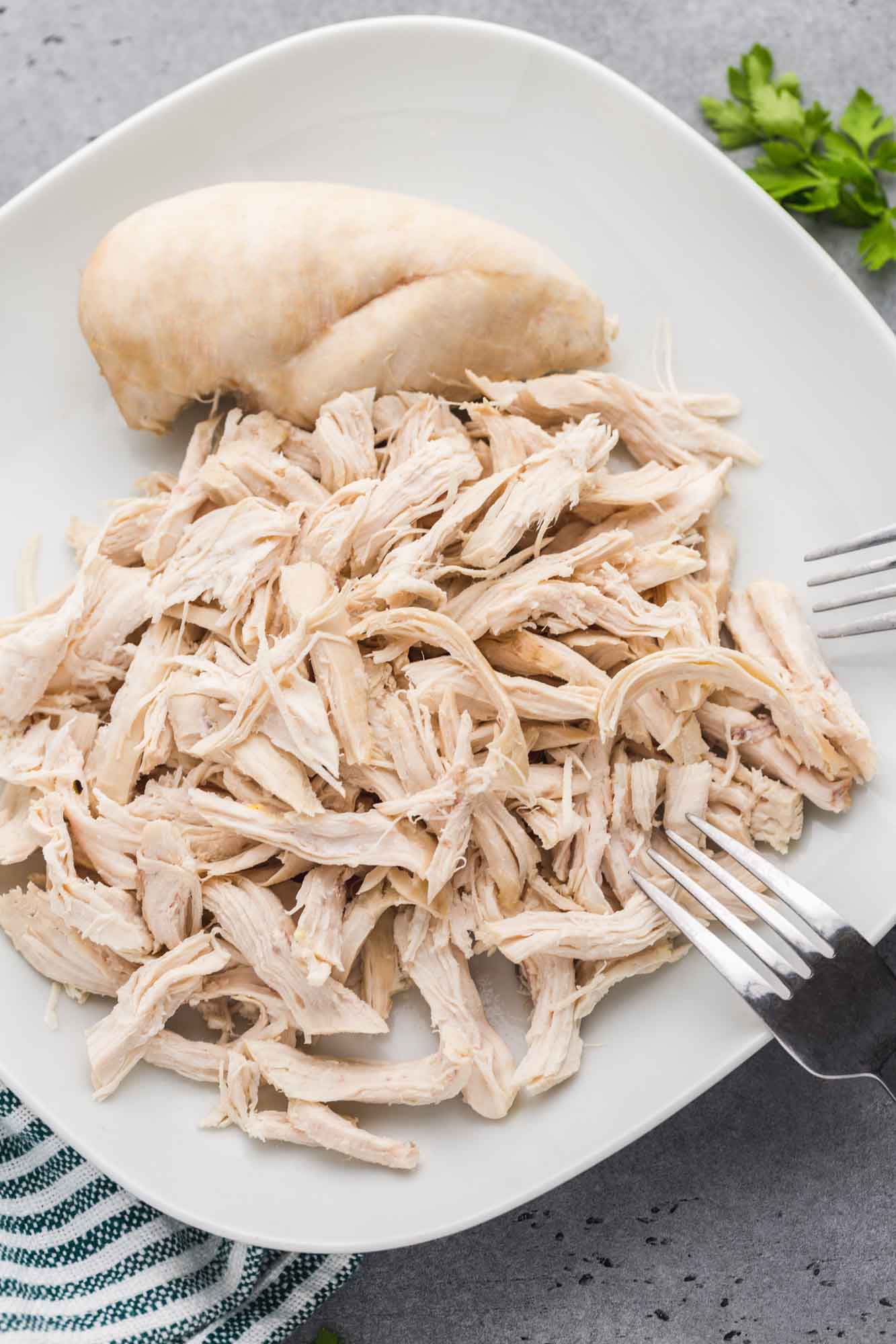 How long does it take to boil chicken breasts?