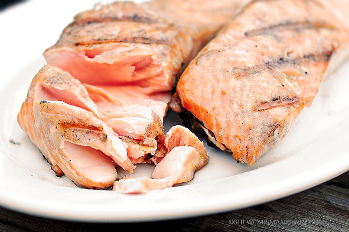 How long does it take to grill salmon at 350 degrees?