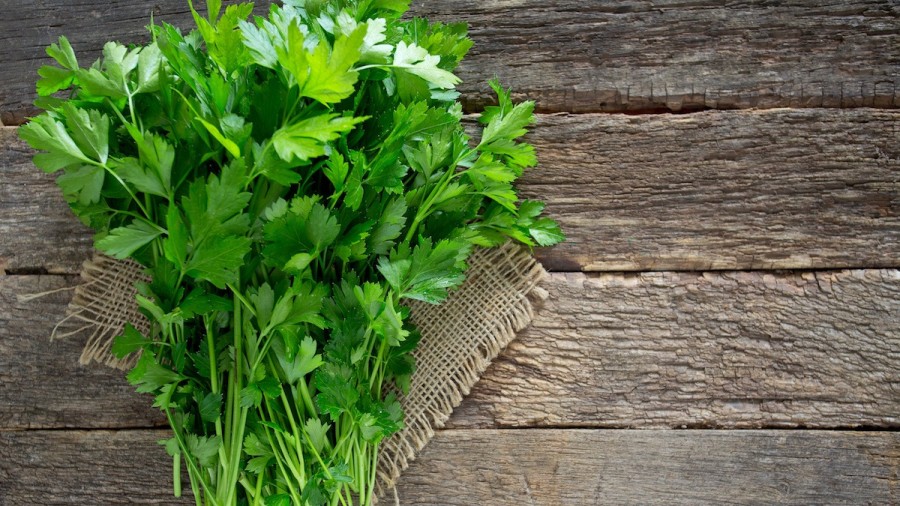 How long does parsley take to cook?