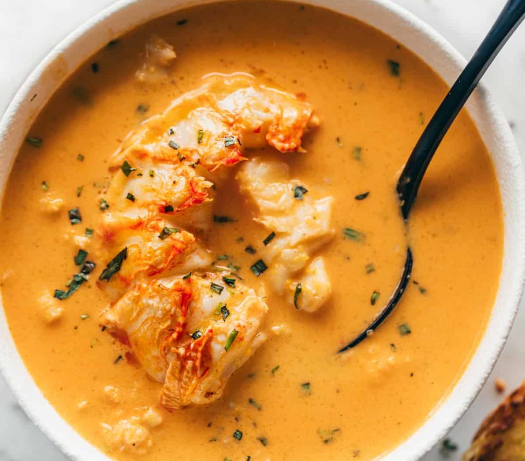 How long does seafood bisque last in the fridge?