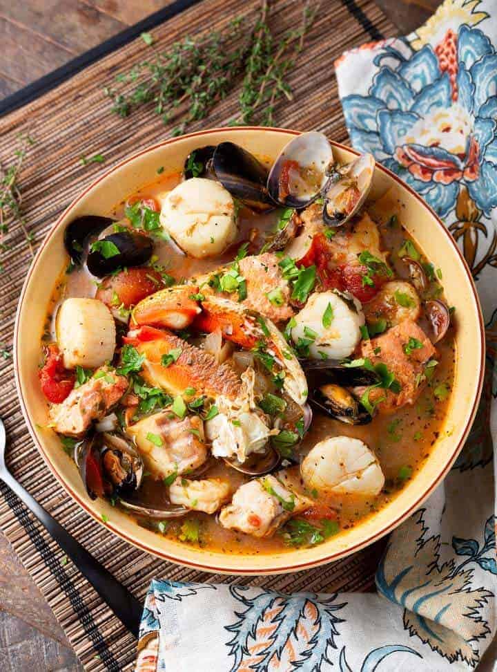 How long does seafood stew last in fridge?