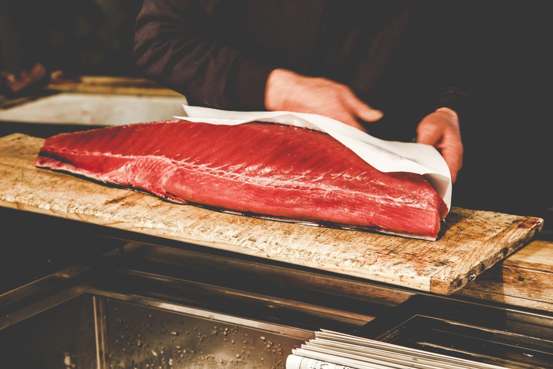 How long does tuna poisoning last?