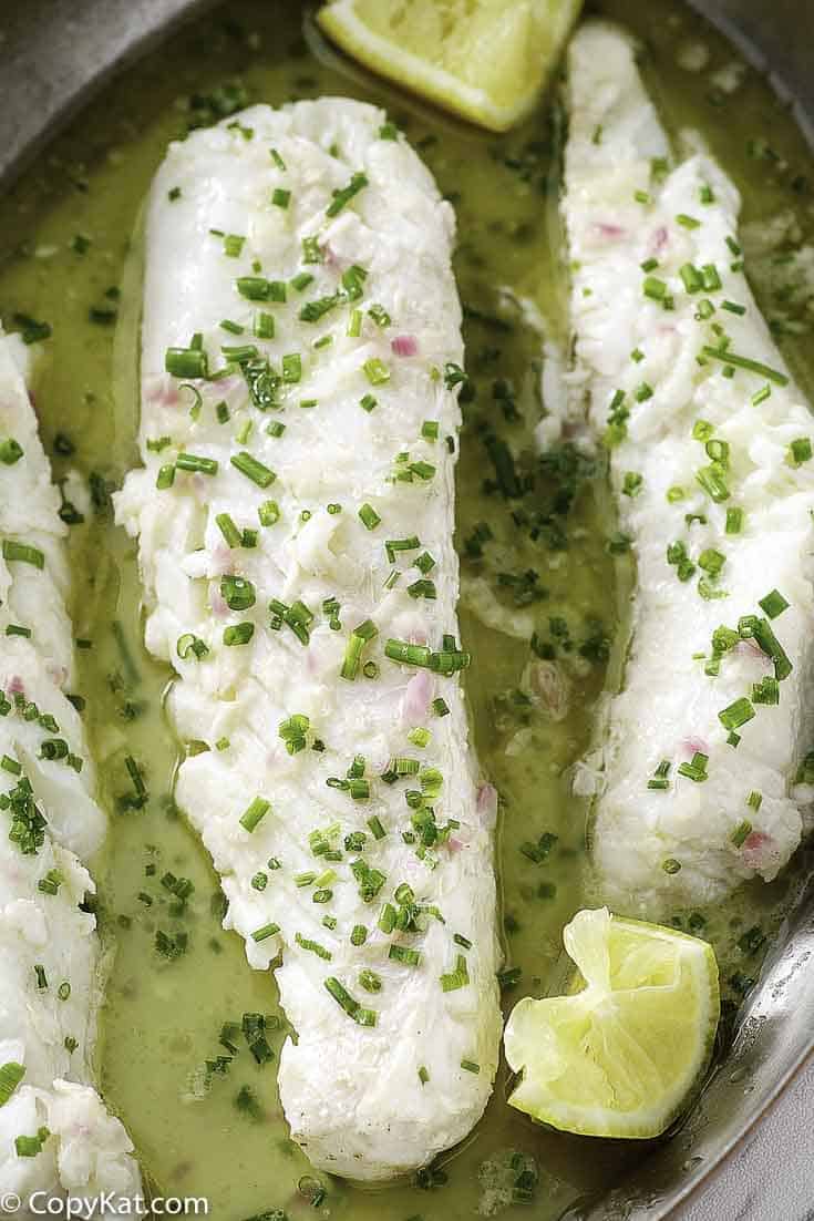 How long should fish poach?