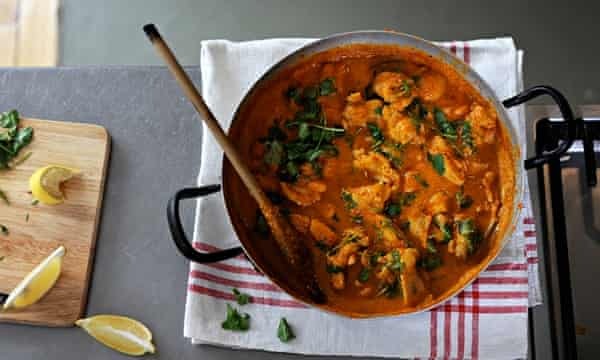 How long should I simmer my curry?