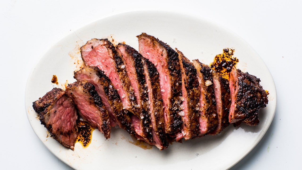 How long should rub sit on steak?