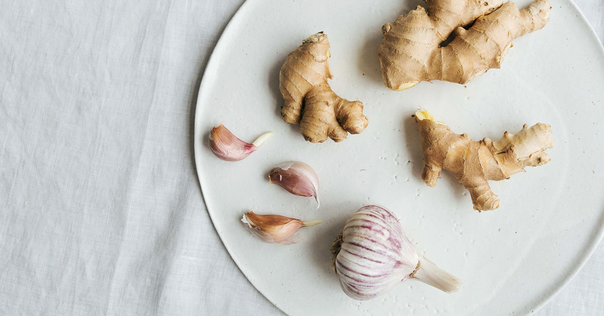 How long should you boil ginger and garlic?