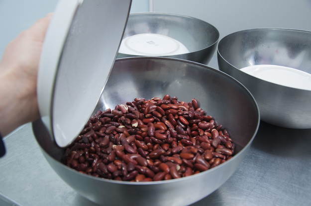 How long should you soak beans before making tempeh?