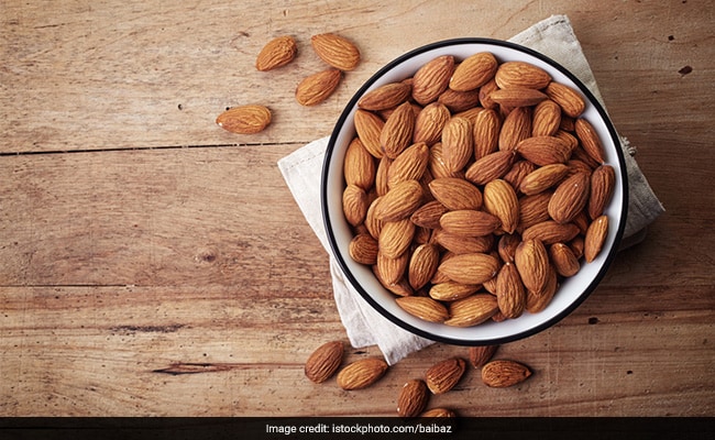 How many almonds can a Type 2 diabetic eat?