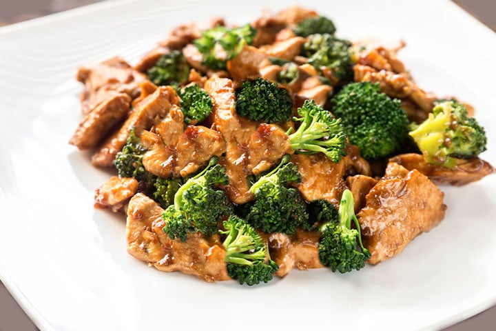 How many calories are in 1 cup of chicken and broccoli Chinese?