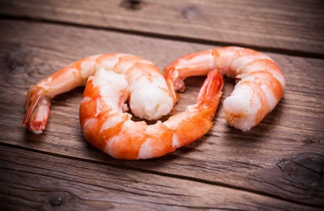 How many calories are in a cooked king prawn?
