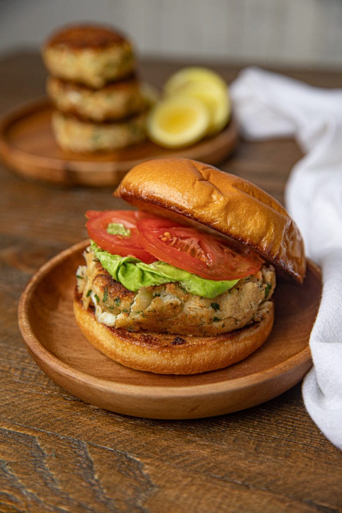 How many calories are in a crab cake sandwich?