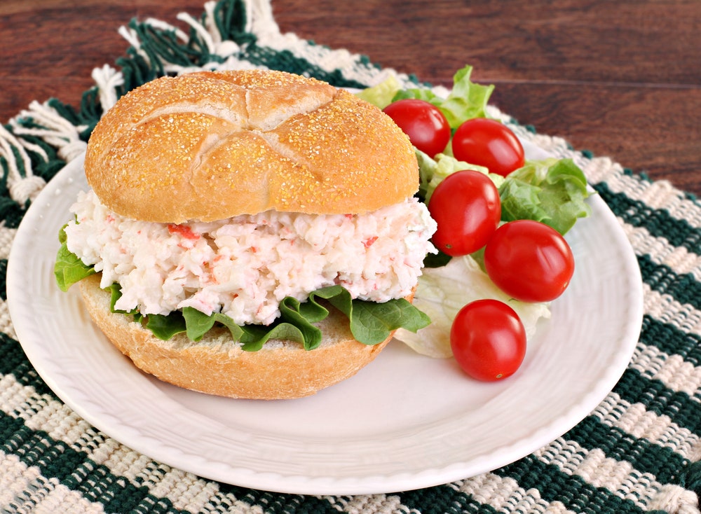 How many calories are in a crab sandwich?