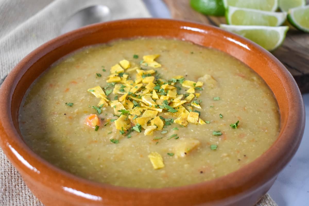 How many calories are in a cup of Sopa de platano?