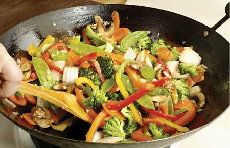 How many calories are in a cup of stir fry?