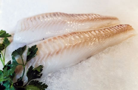 How many calories are in a fillet of whiting?