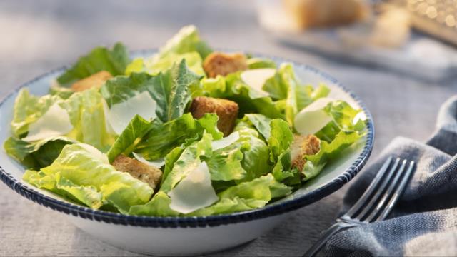 How many calories are in a red lobster Caesar salad?