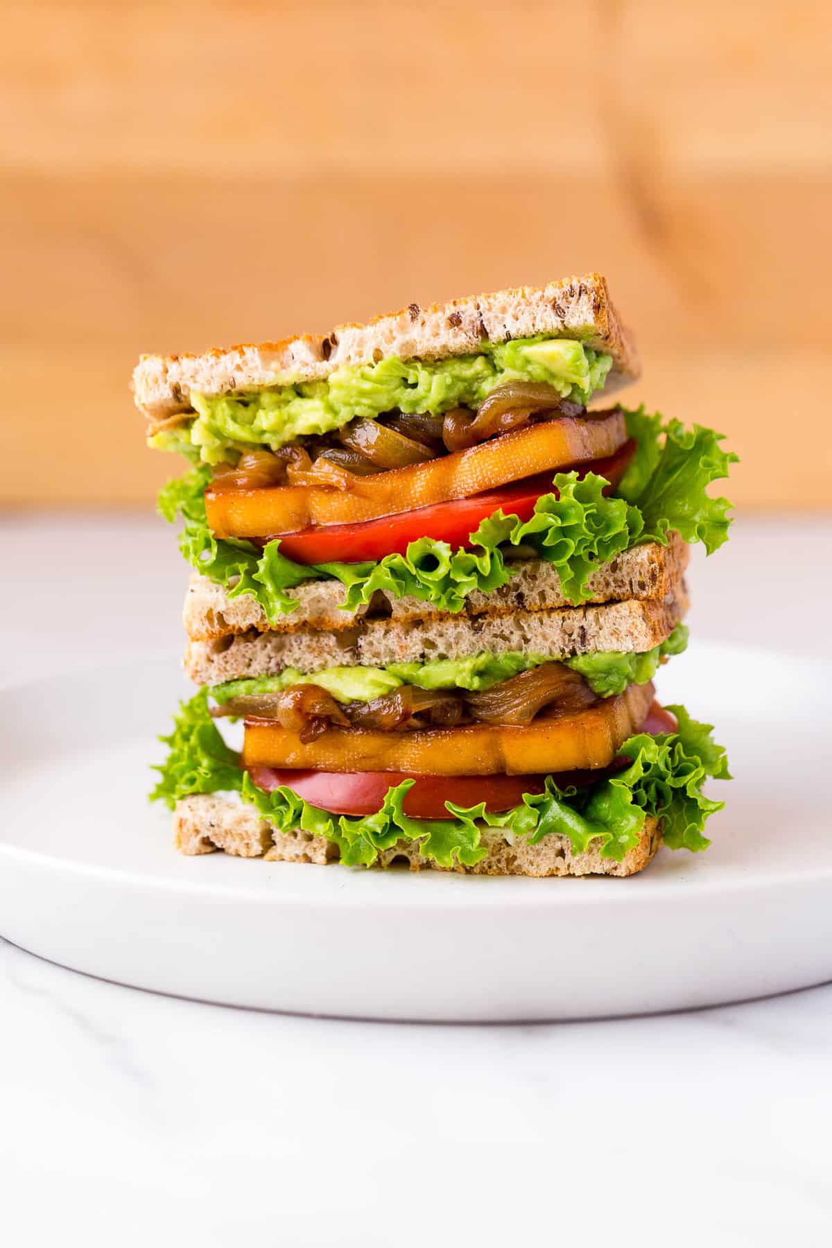 How many calories are in a tofu sandwich?