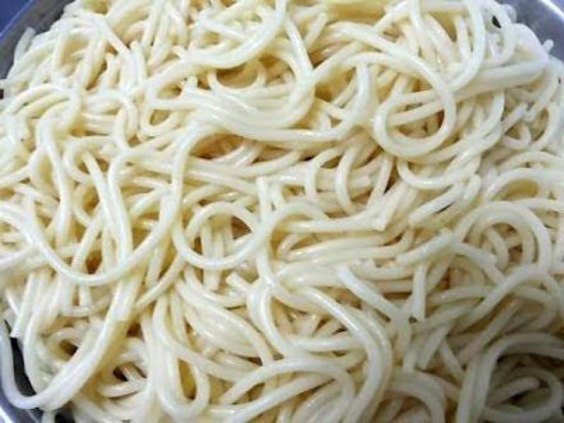 How many calories are in Chinese noodles?