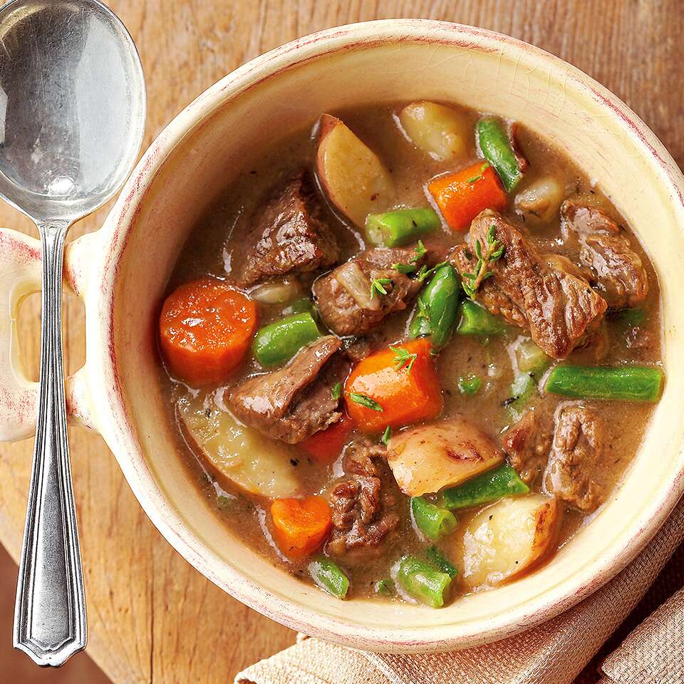 How many calories are in hearty beef stew?