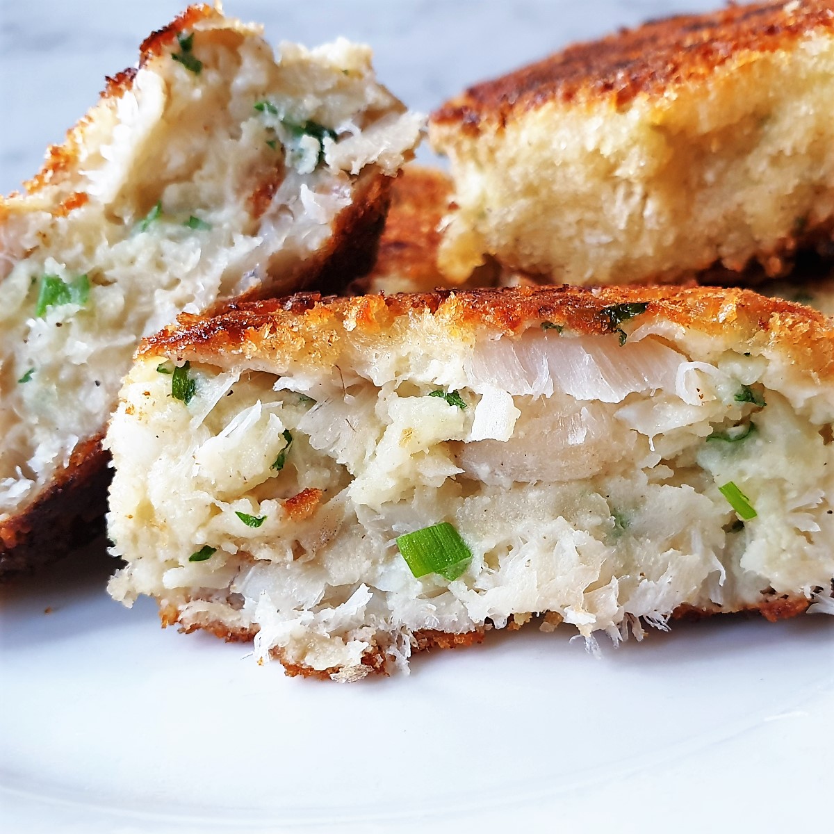 How many calories are in homemade fish cakes?