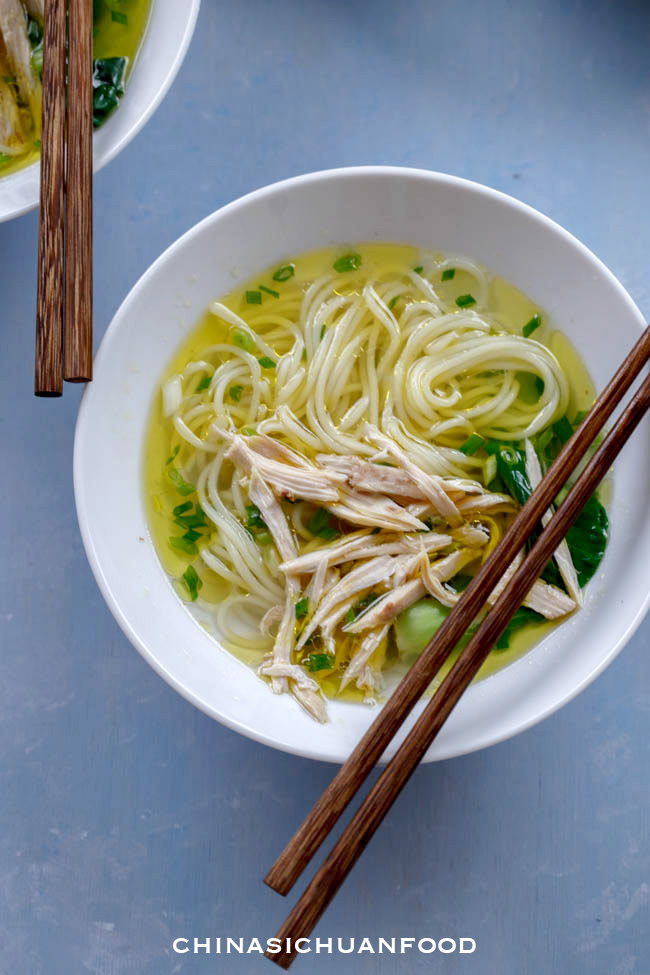 How many calories in a chicken and noodle soup from the Chinese?